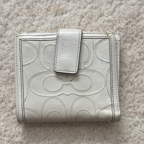 Coach | Bags | Coach White Wallet With Embossed Design And Pebbled ...